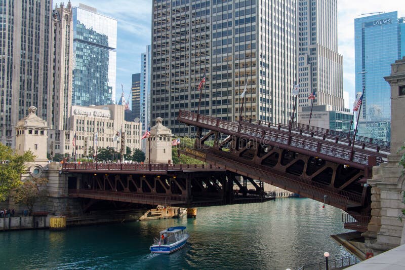 DuSable Bridge Modern Architecture Buildings, Chicago, IL, USA ...