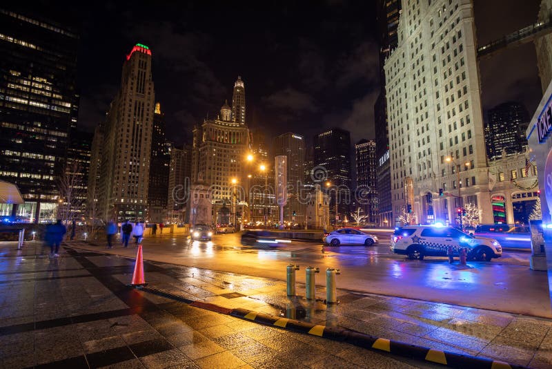 DuSable Bridge at Night. Downtown Chicago Editorial Stock Image - Image ...