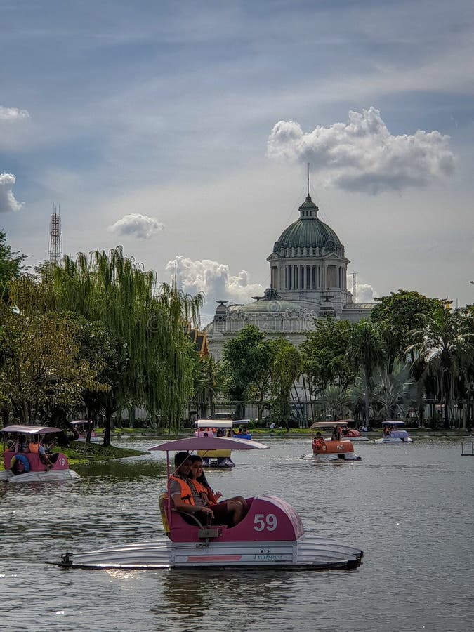 Dusit Zoo. editorial photography. Image of samakhom - 125523652