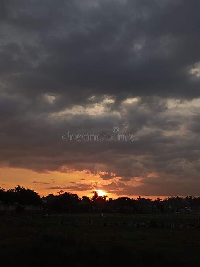 Dusk Combined with Overcast Clouds, Creates a Serene Atmosphere. Stock ...