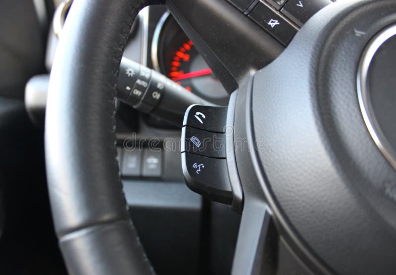Buttons on the Steering Wheel To Accept or Reject Calls from the Phone ...