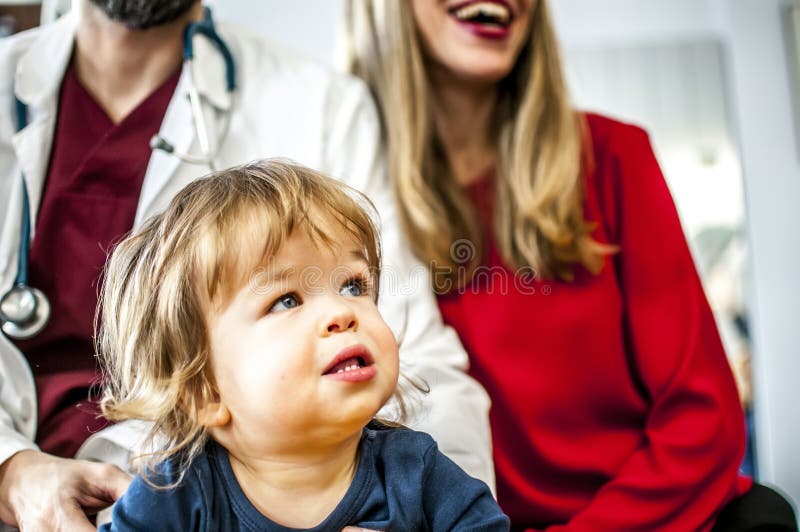 Dwerggroei stock foto. Image of geluk, pediater, dwerggroei - 90066916