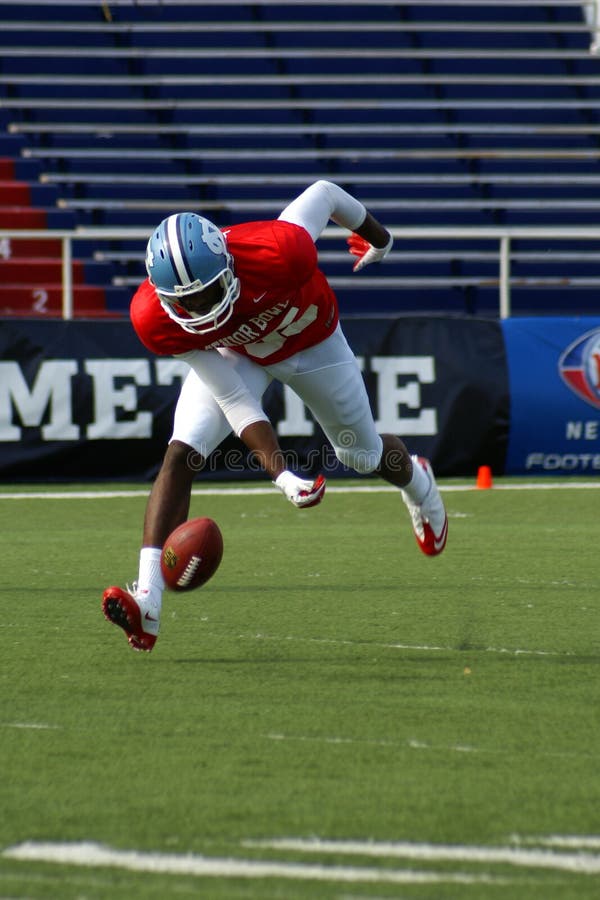 Dwight Jones editorial stock image. Image of jones, team - 23061219