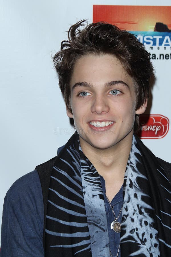 Dylan Sprayberry editorial photography. Image of arrives - 23456097