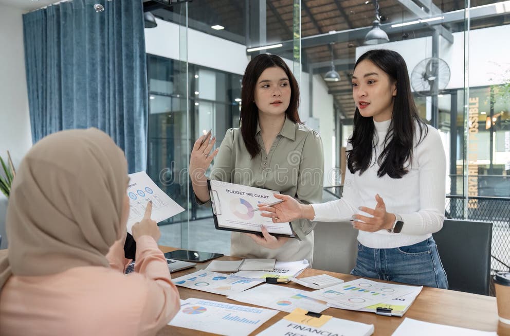 Dynamic Discussion among Office Workers about Financial Strategies and ...