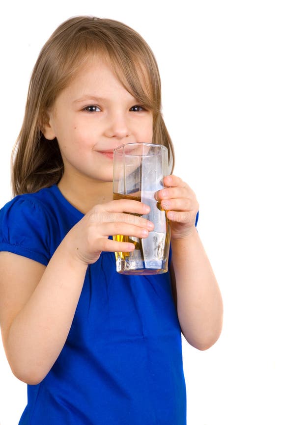 Dziecko pije sok zdjęcie stock. Obraz złożonej z świeży - 13373622