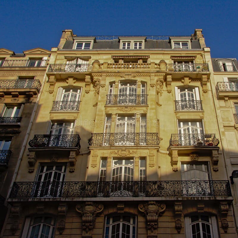 Neo-classical Facade of a House in Paris Fotografia Editorial - Imagem ...