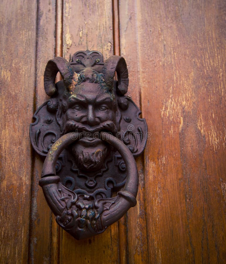 Devil Door Knocker in New Orleans Immagine Stock - Immagine di ...