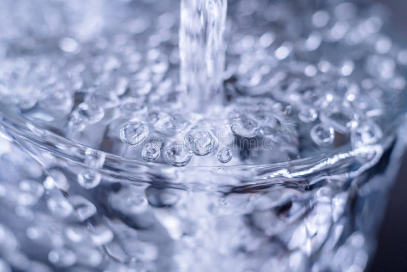 Clear Clean Liquid Water Fluid Poring into Glass Close Up Abstract 库存图片 ...