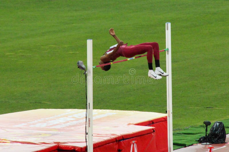 Hoogspringen stock foto. Afbeelding bestaande uit wijfje - 2559324