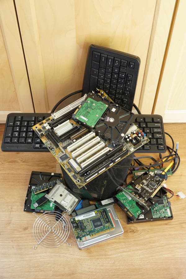 Elektronisch Und Computer Zerteilt Abfall Stockbild - Bild von auszug ...