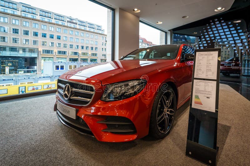 E-classe Executiva E220d W213 De Mercedes-Benz Do Carro Foto de Stock ...