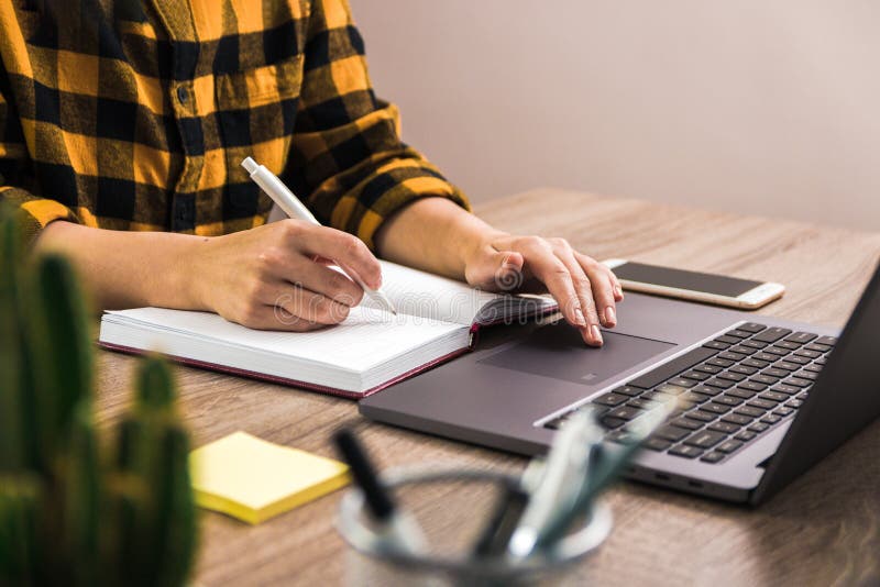 Side Close Up View Hands of Student, Freelancer or Office Worker ...