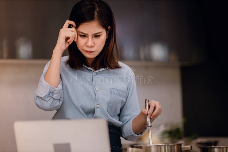 E Learning Concept Young Woman Try Practice Learn Cooking Home Stock Photos - Free & Royalty ...