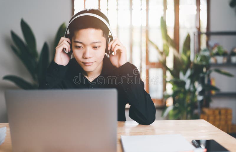 E-learning,online Internet Education and Learning,learning New Things ...