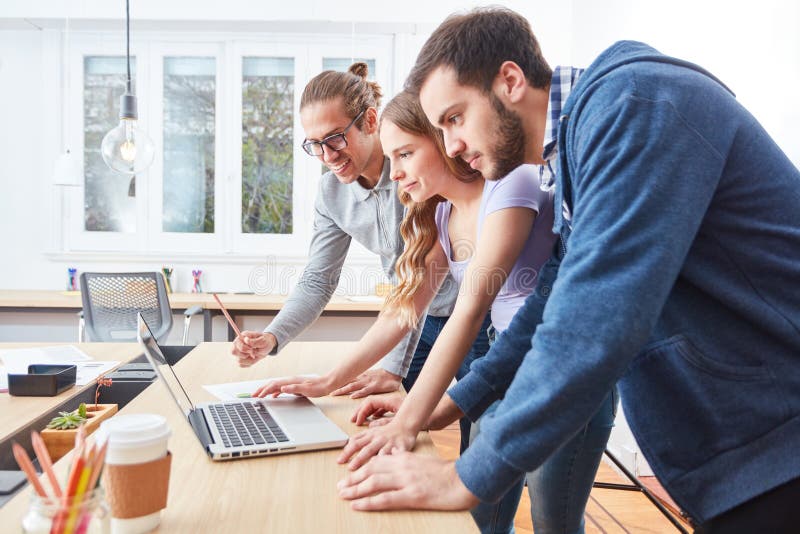 E-learning Seminar on Laptop Computer Stock Photo - Image of learn ...