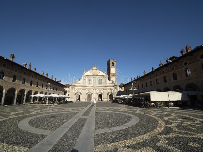 Vigevano, Italy: the Historic Piazza Ducale Obraz Stock - Obraz ...