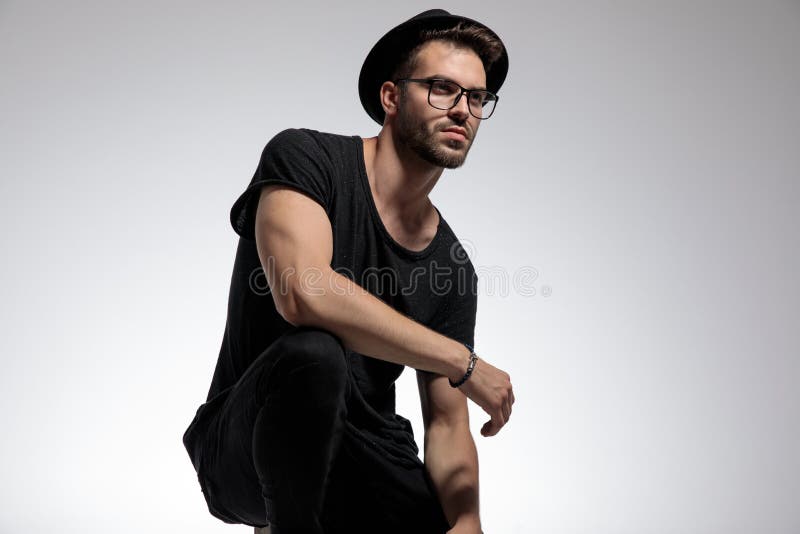 3,916 Agachado Fotos - Fotos de Stock Gratuitas e Fotos Royalty-Free ...