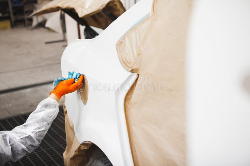 Car Body Surface Treatment Process before Painting To Remove Dust. 库存图片 ...