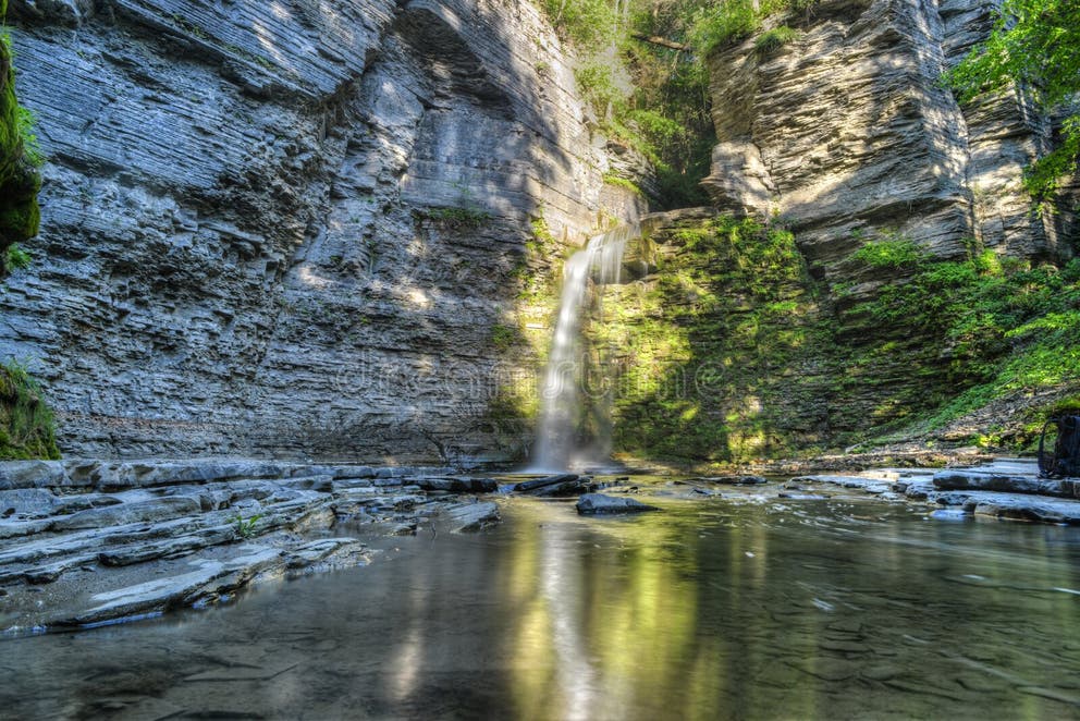 Eagle Cliff Falls, Lagos Finger, NY Imagen de archivo - Imagen de destinaciones, canto: 37912845