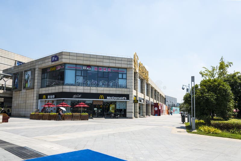 Eagle Outlets de oro imagen de archivo editorial. Imagen de turista ...