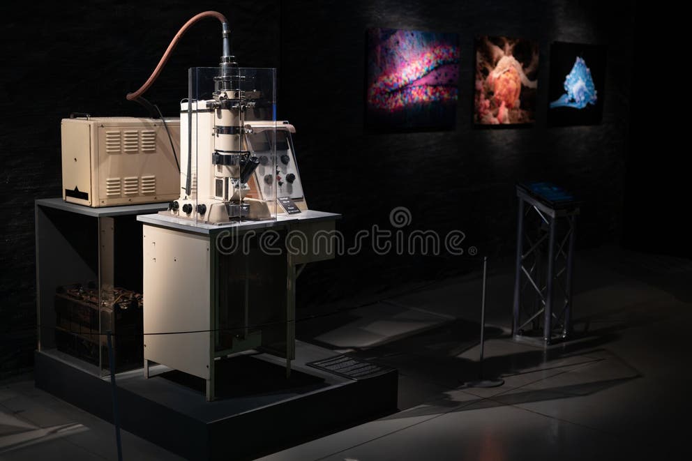 An Early Electron Microscope Displayed at the Norwegian Museum of ...