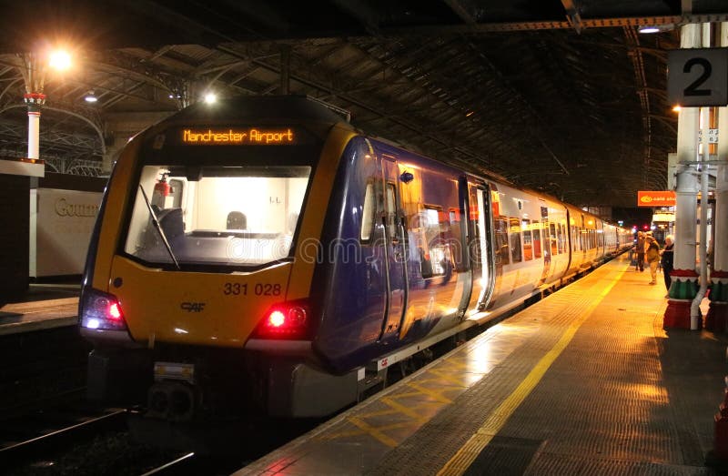 Early Morning Train at Platform, Preston Station Editorial Photo ...