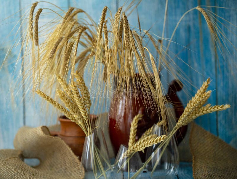 Ears of Wheat in a Ceramic Vase Stock Image - Image of copy, ceramic ...