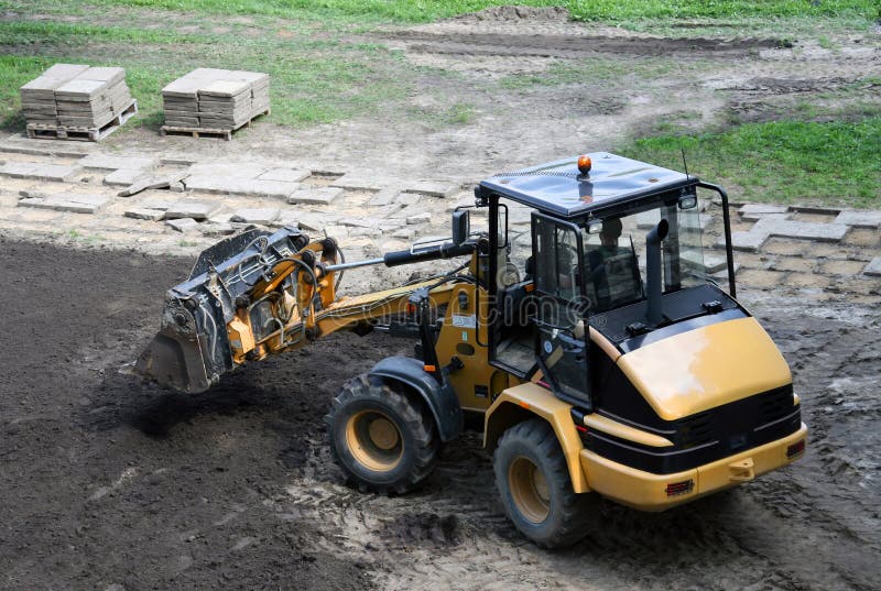 Earth Mover Picture. Image: 6145962