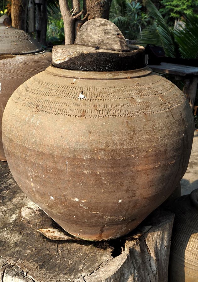 Earthen Jar Stock Photos - Download 3,364 Royalty Free Photos