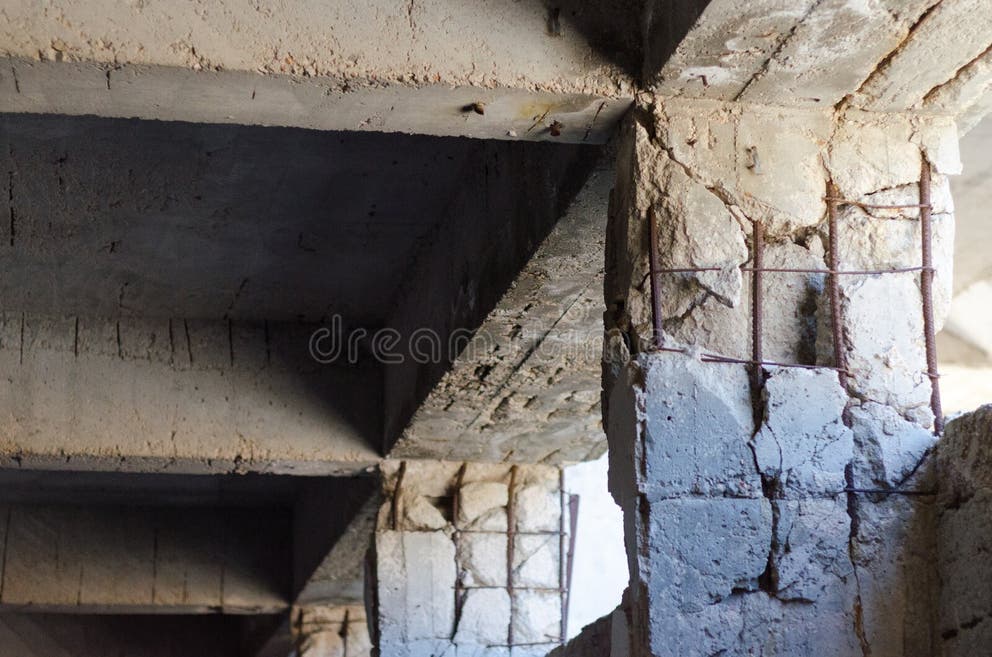 Earthquake Damage Failure Column Stock Image - Image of destruction ...