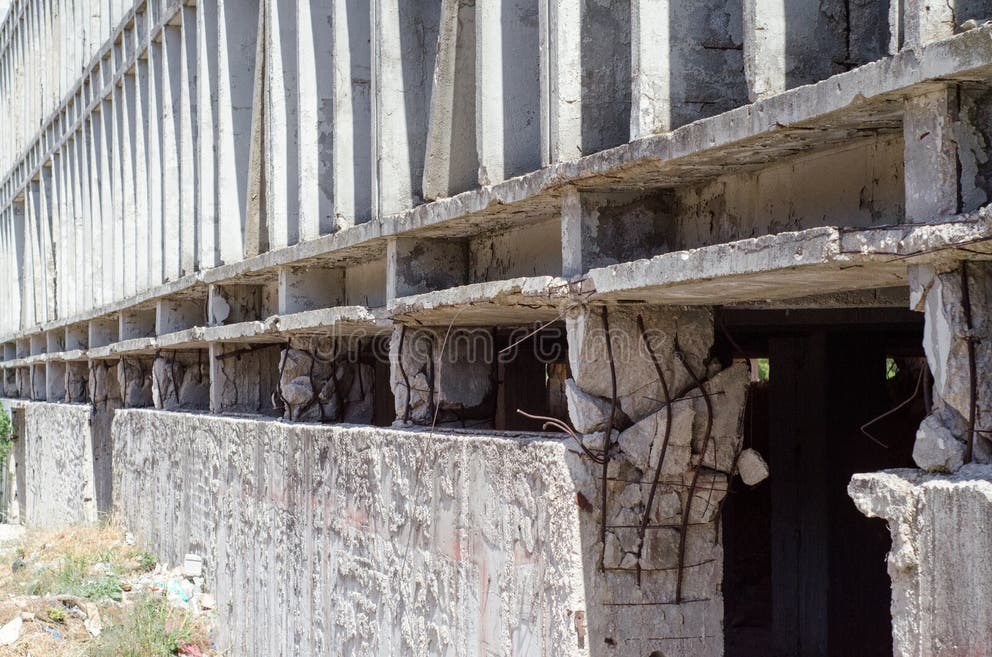 Earthquake Damage Failure Column Stock Image - Image of broken ...