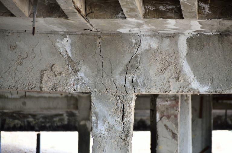 Earthquake Damage Failure Column Stock Image - Image of broken, damage ...