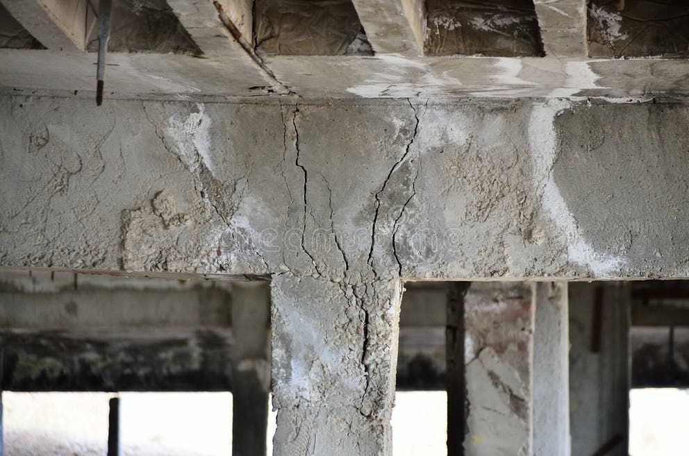Earthquake Damage Failure Column Stock Image - Image of broken, damage ...