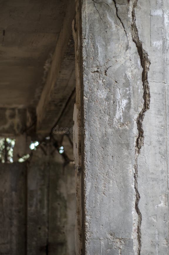 Earthquake Damage Failure Column Stock Photo - Image of iron, black ...