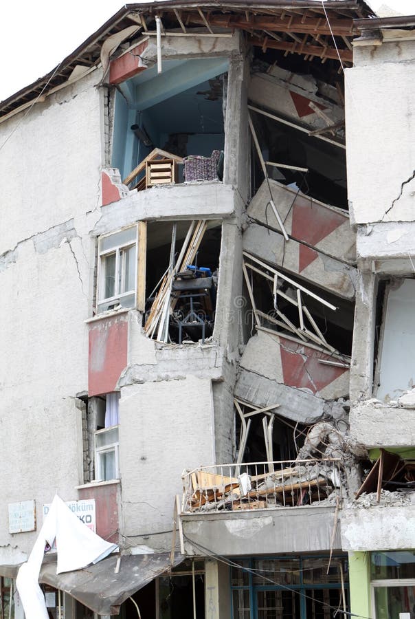 Christchurch Earthquake - Avonside House Collapses Editorial Stock ...