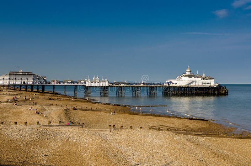 Embarcadero en Eastbourne imagen de archivo. Imagen de cultura - 7118817