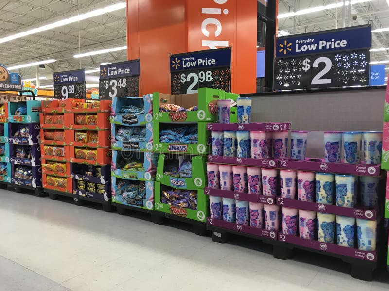 The Easter Candy, Toy and Basket Gift Aisle of a Publix Grocery Store ...
