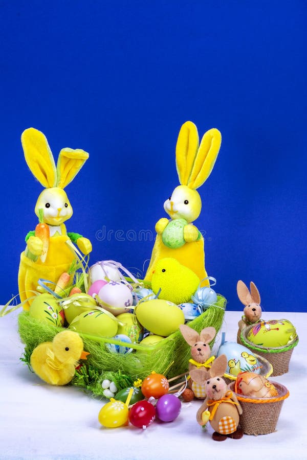Easter Decoration, Sweet Yellow Easter Bunny, Rabbits with Chicken in ...