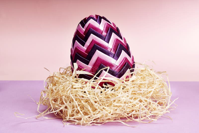 Easter egg in hay stock photo. Image of shiny, decoration - 36507916