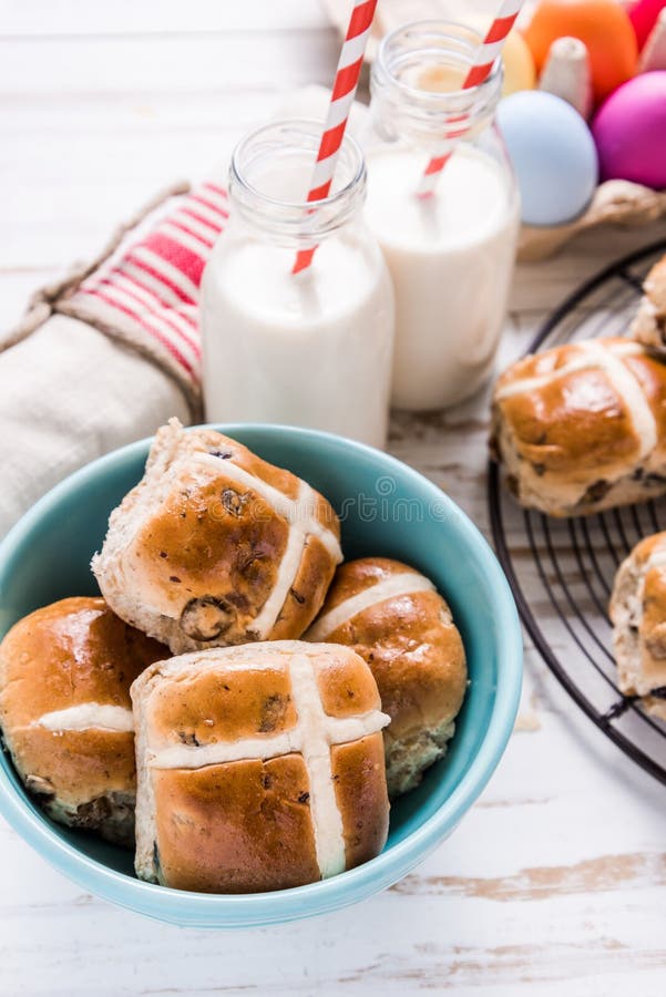 Easter Hot Cross Bun on Tray Stock Image - Image of cottage, cross ...