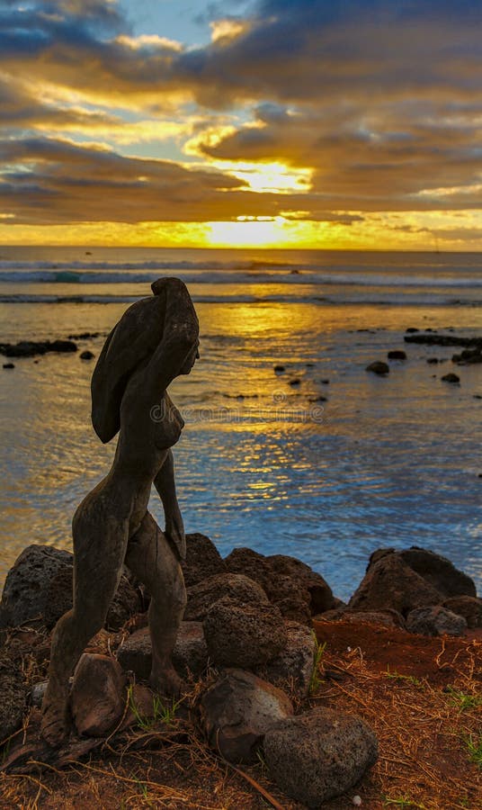 Easter Island, Chile - 2019-07-11 - Wood Carved Statue on the Beach at ...