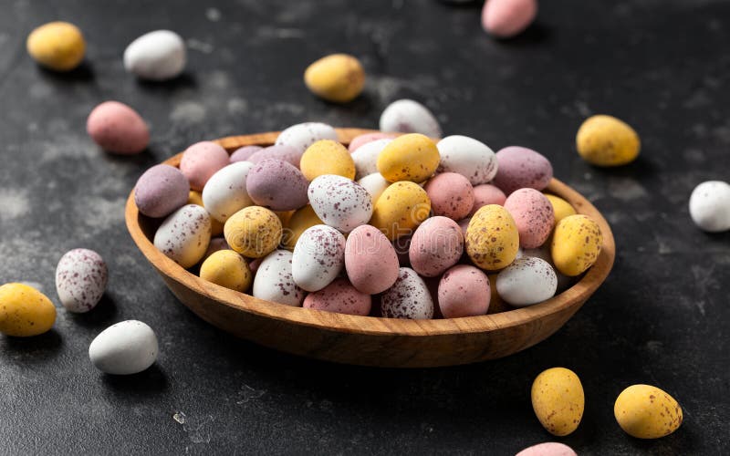 Easter Mini Eggs, Chocolate Candy in Wooden Bowl Stock Image - Image of ...