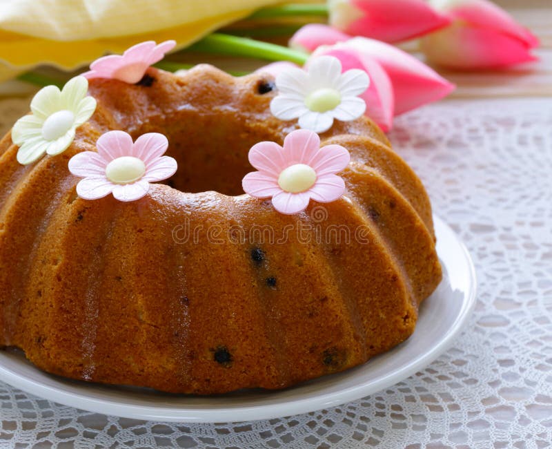 Easter round cake stock image. Image of food, flower - 108529125