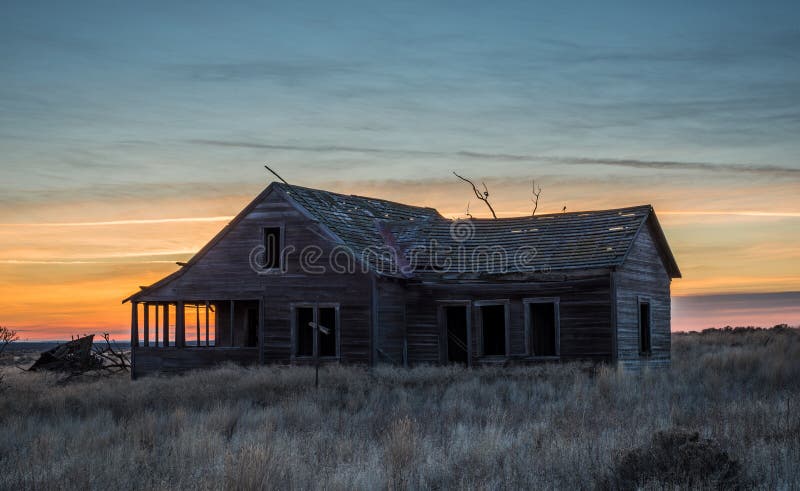 Eastern Washington Abandoned House Stock Photo - Image of tall, clouds ...