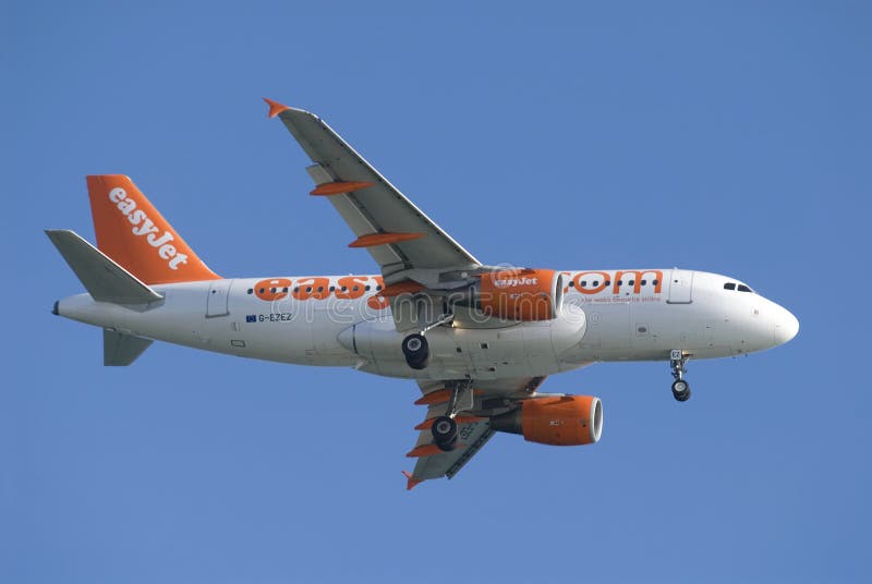 Easyjet editorial photo. Image of moscow, gatwick, easyjet - 46067496