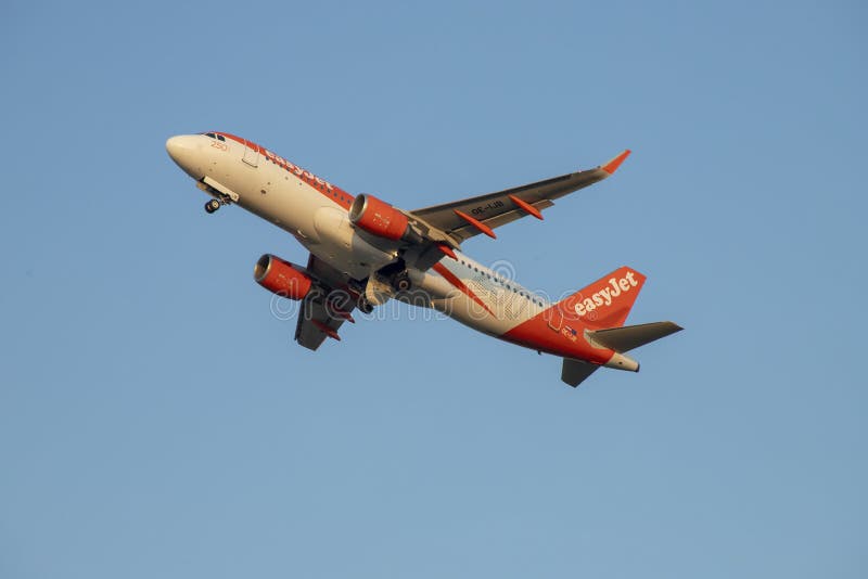 Easyjet editorial photography. Image of family, finnair - 183080317