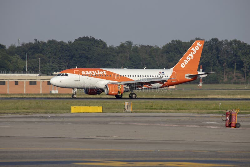 Easyjet editorial stock photo. Image of emirates, 2020 - 183173423