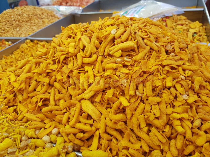 Eat a Small Portion of Food Eat a Light Meal between Regular Meal ...