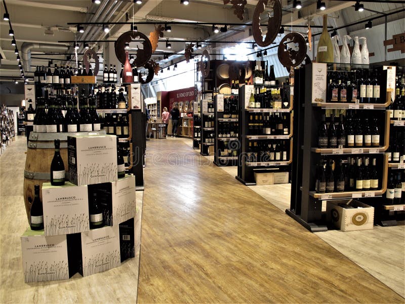 Eataly store in Rome editorial photography. Image of shop - 148804712